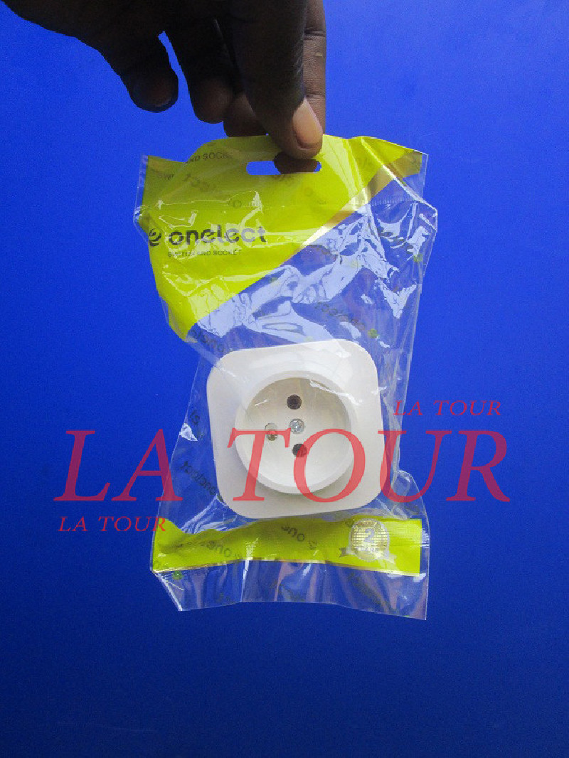 PRISE APPARENT 2P+T (16A) 250V ONELECT BLANC