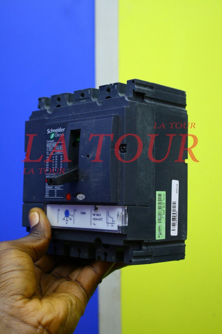 COMPACT TETRAPOLAIRE 160A (NSX160F) SCHNEIDER