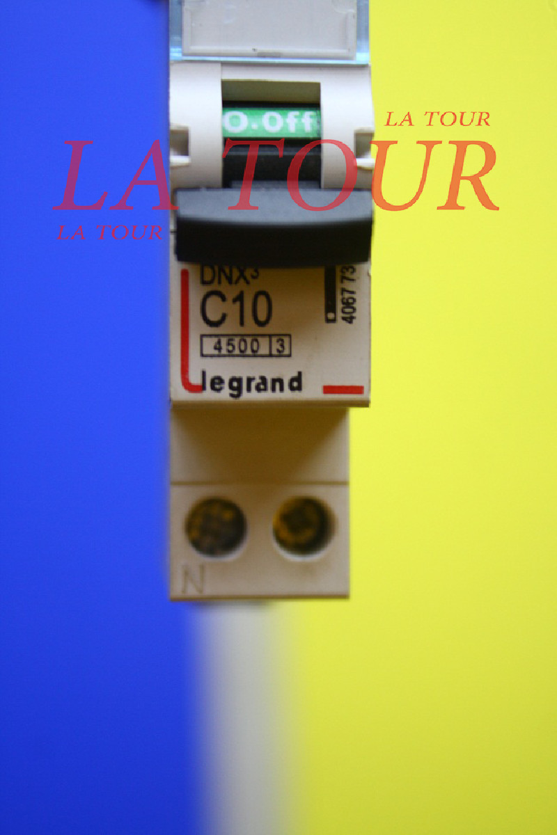 DISJONCTEUR DPN 10A LEGRAND GRIS CLAIR