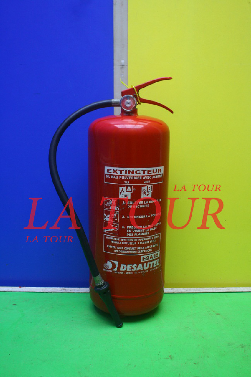 EXTINCTEUR A EAU 09L PULVERISEE AVEC ADDITIF A AIGUILLE E9A15 DESAUTEL