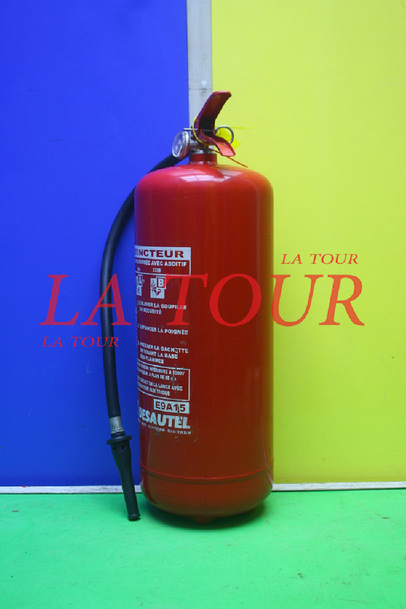 EXTINCTEUR A EAU 09L PULVERISEE AVEC ADDITIF A AIGUILLE E9A15 DESAUTEL
