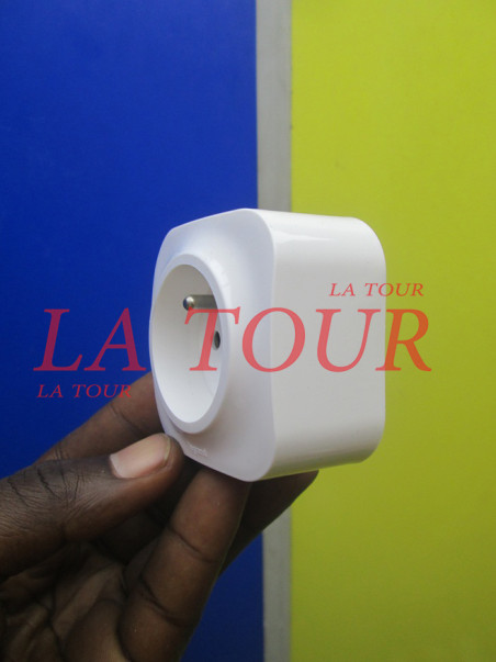 PRISE APPARENT 2P+T (16A) 250V (82417) LEGRAND BLANC