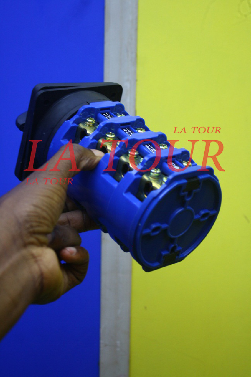 INVERSEUR MANUEL 125A REF.(LW28) UNIVERSAL NOIR/BLEU