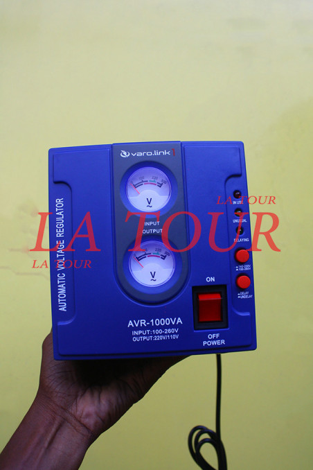 REGULATEUR DE TENSION 1000VA AUTOMATIQUE A AIGUILLE VARO LINK BLEU